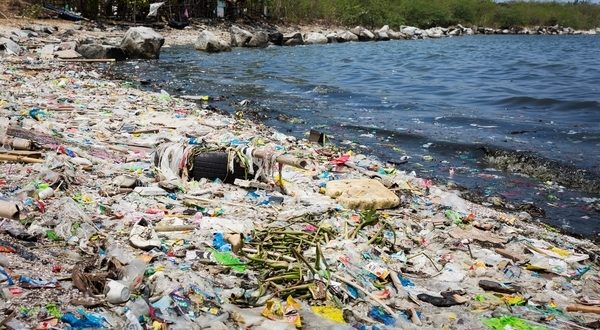 Pencemaran Laut akibat Sampah Plastik atau Sea Pollution due to Plastic ...